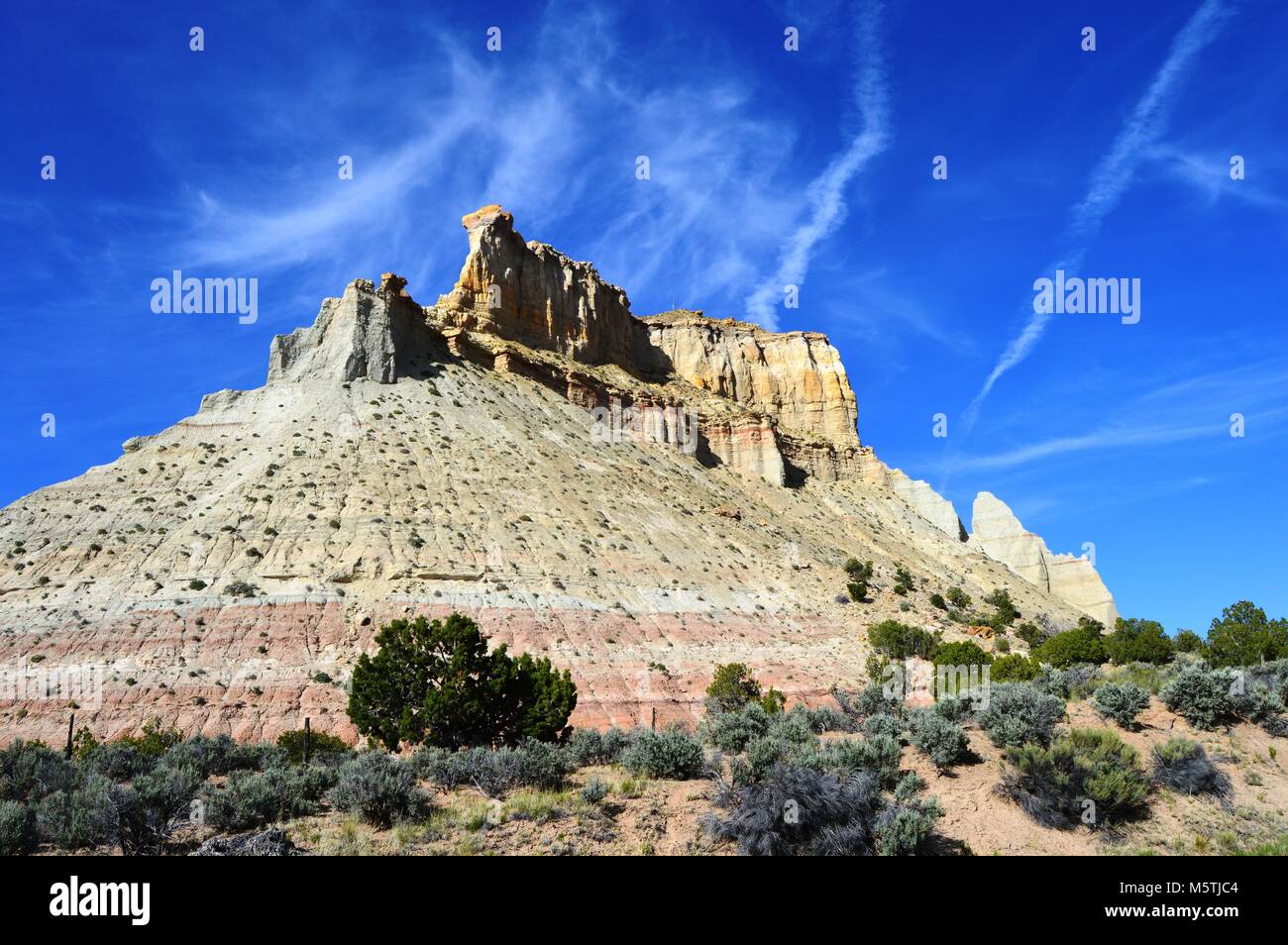 sagebrush-country mountain range, steppe and desert Stock Photo - Alamy