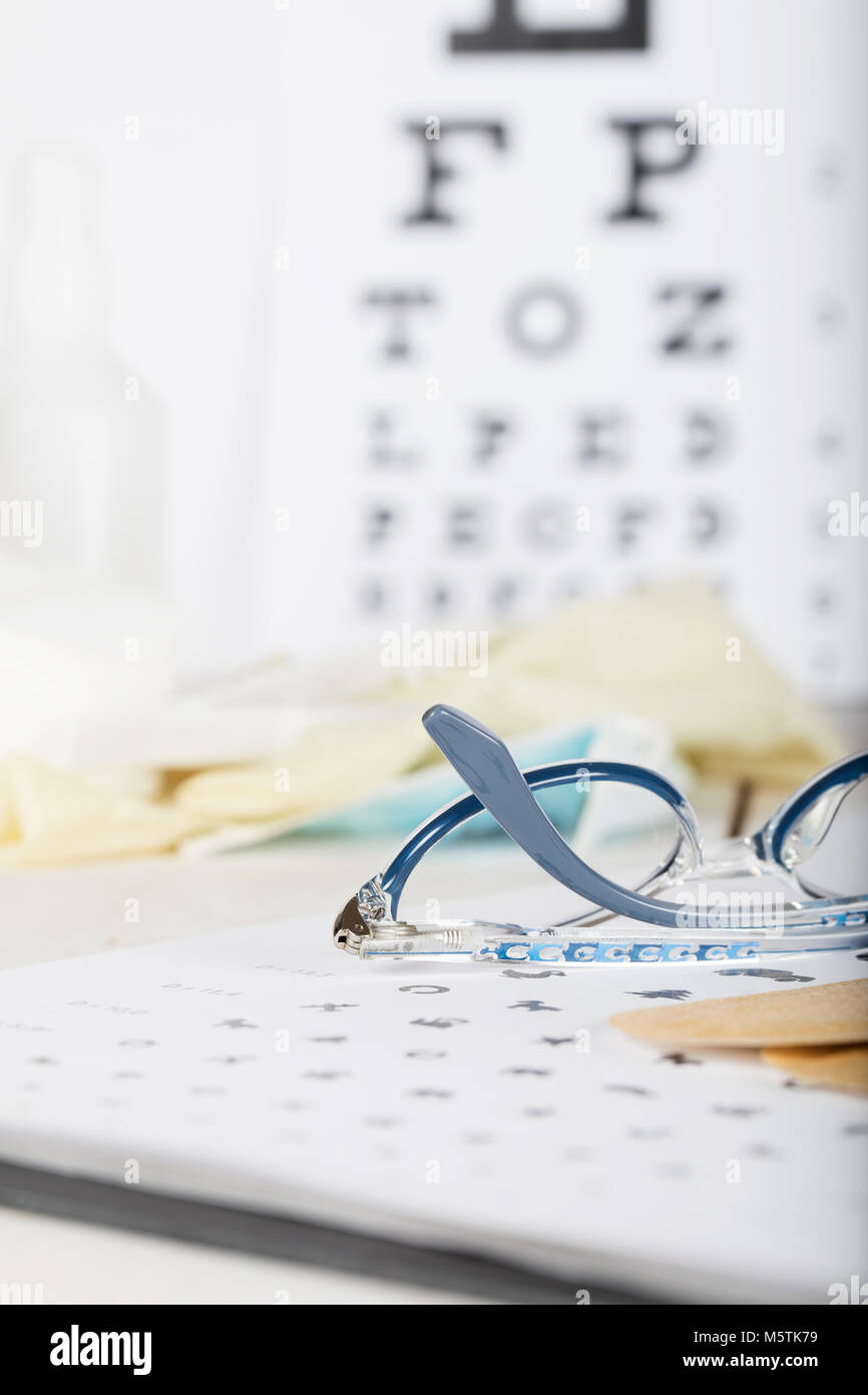 Eye vision test charts hi-res stock photography and images - Alamy