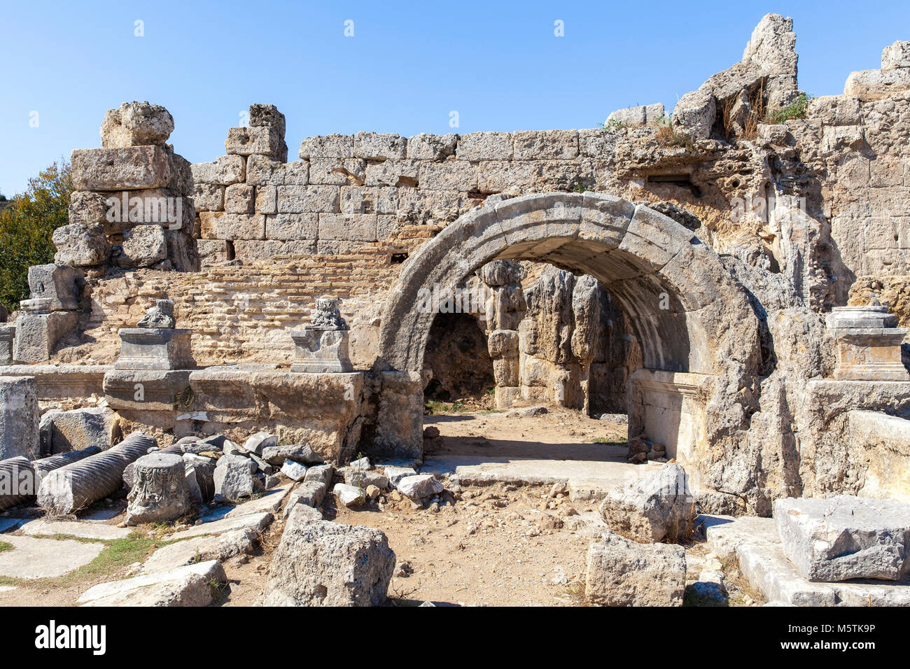 Ancient greek bath hi-res stock photography and images - Alamy