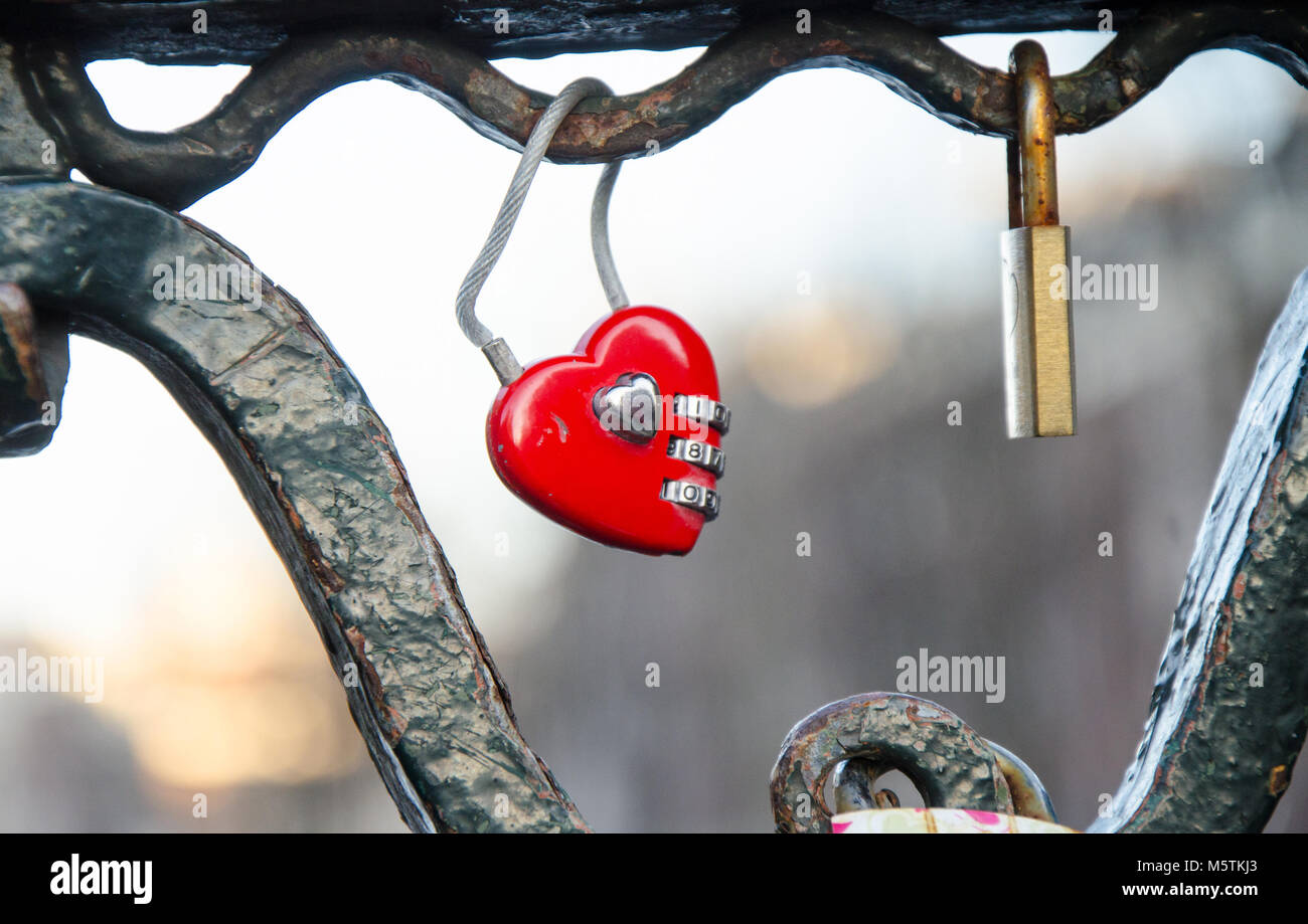Heart shaped lock on the Amsterdam bridge Stock Photo - Alamy