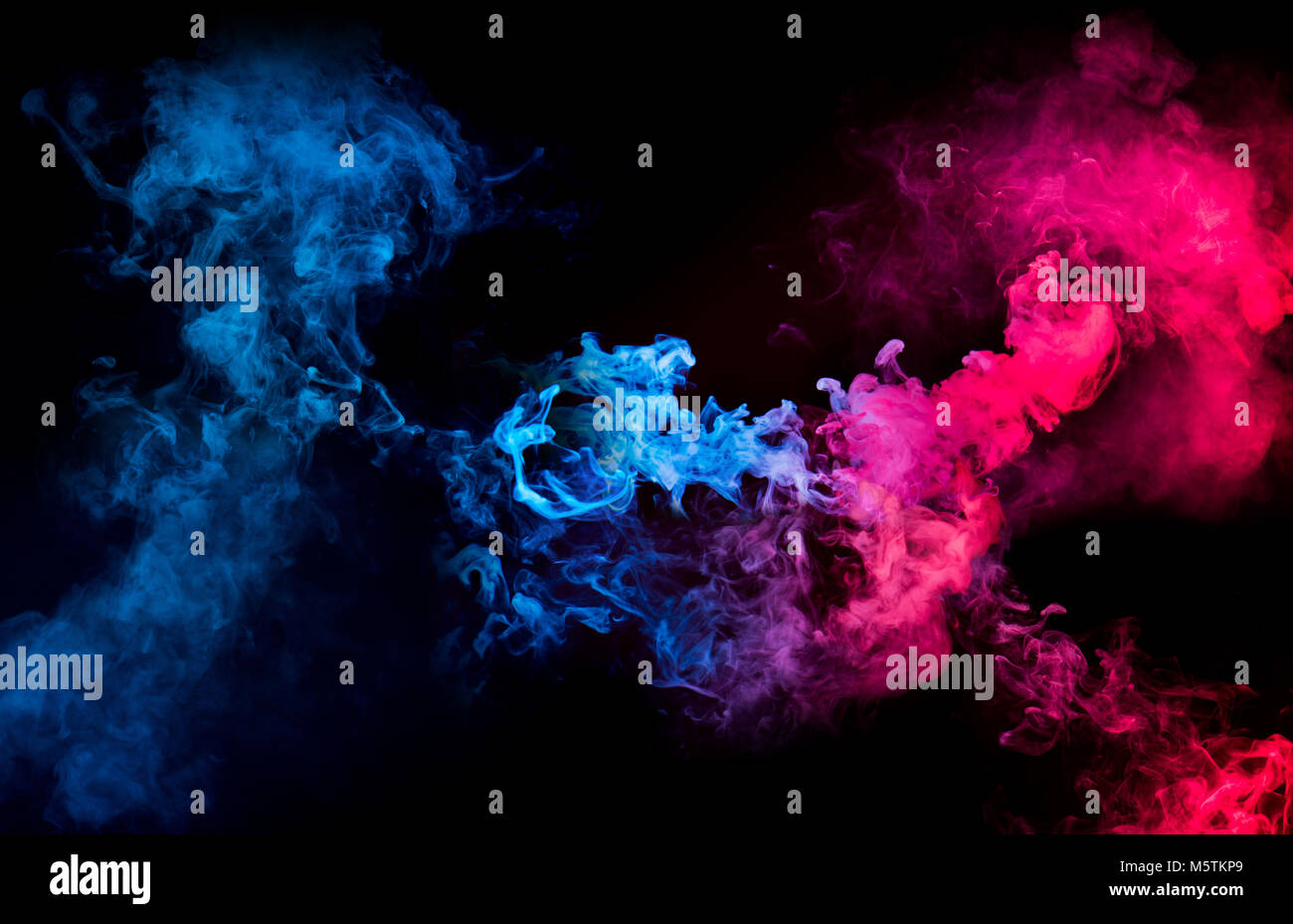 Smoke shapes hi-res stock photography and images - Alamy