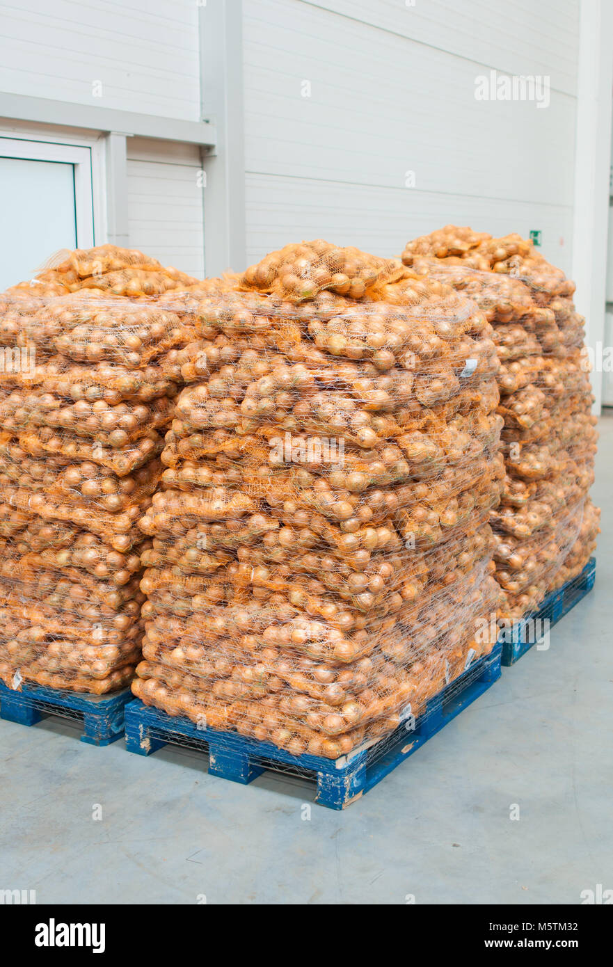 Pallets for farming hi-res stock photography and images - Alamy