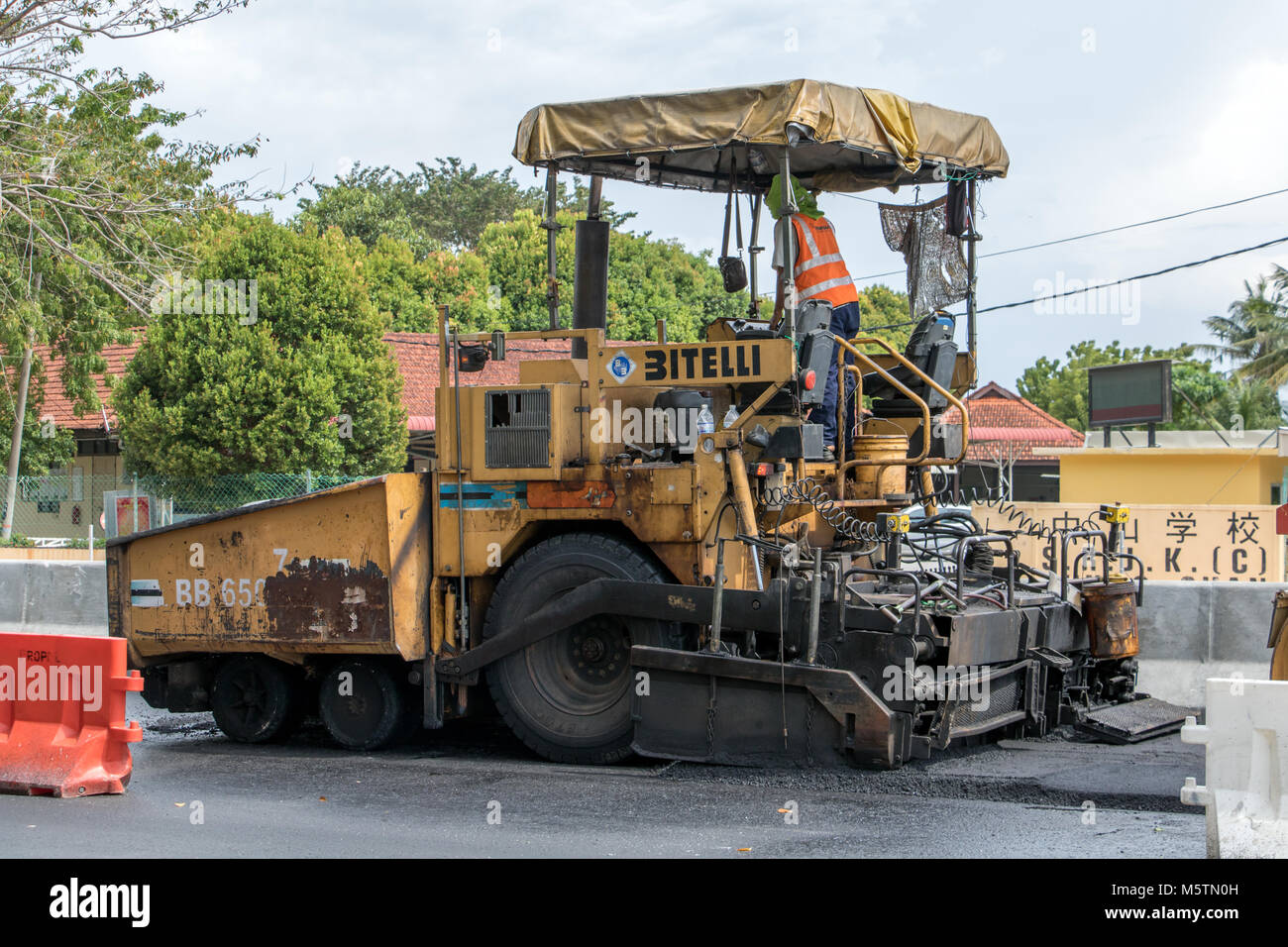 Tar work hi-res stock photography and images - Alamy