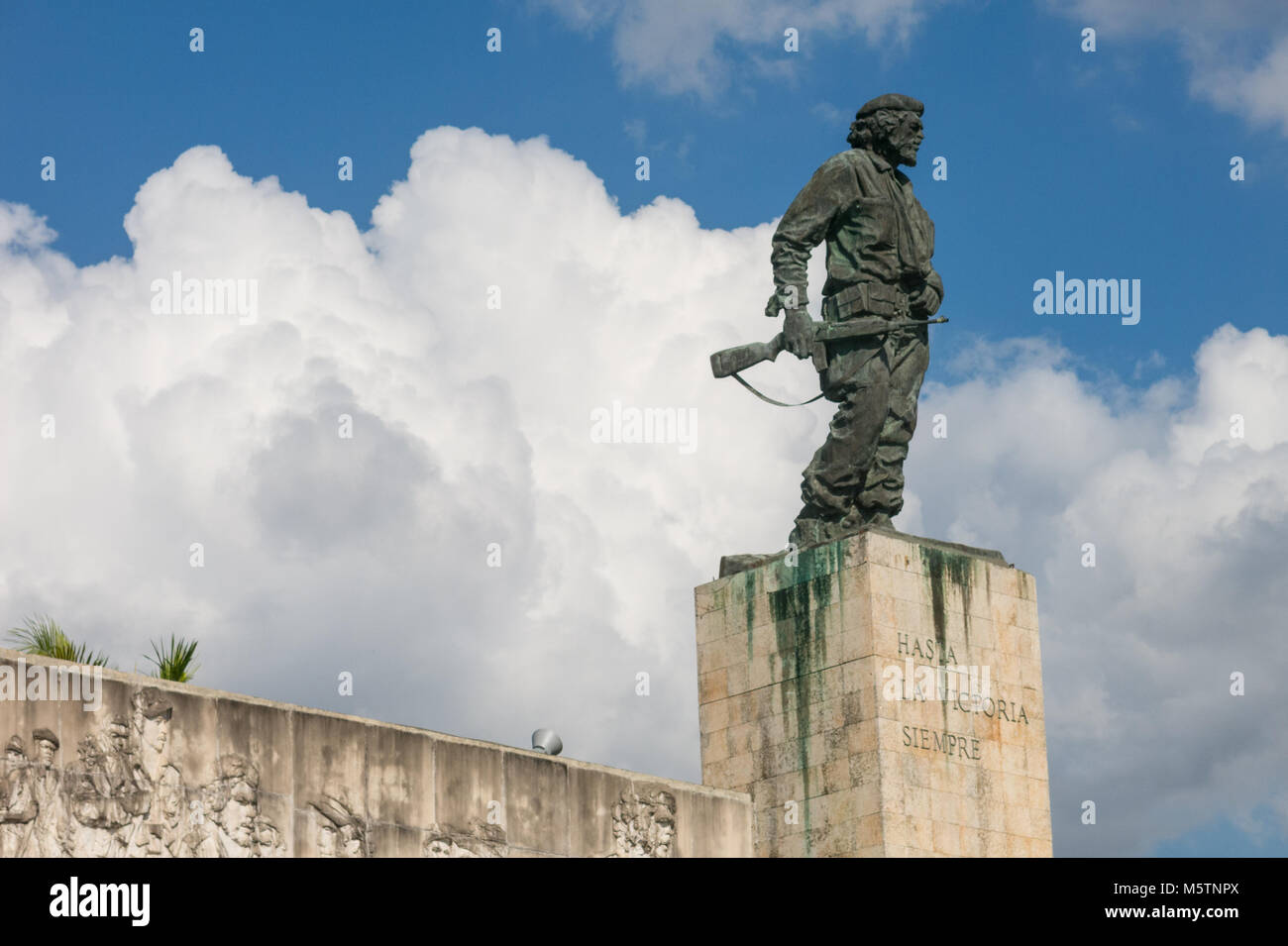 Statue of Che Guevara in the Memorial and Museum in Santa clara. Che ...