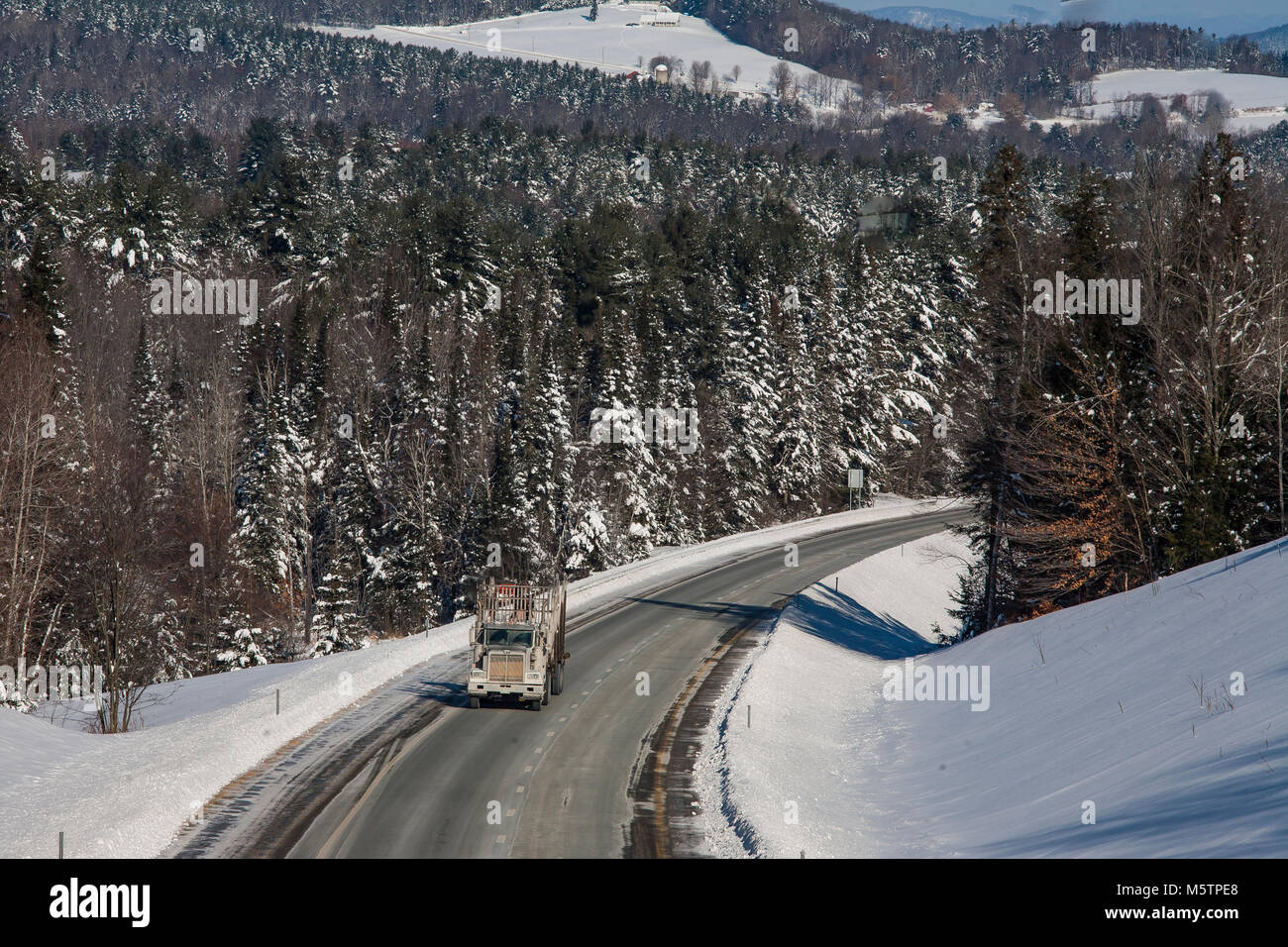 Four lane highway interstate hi-res stock photography and images - Alamy