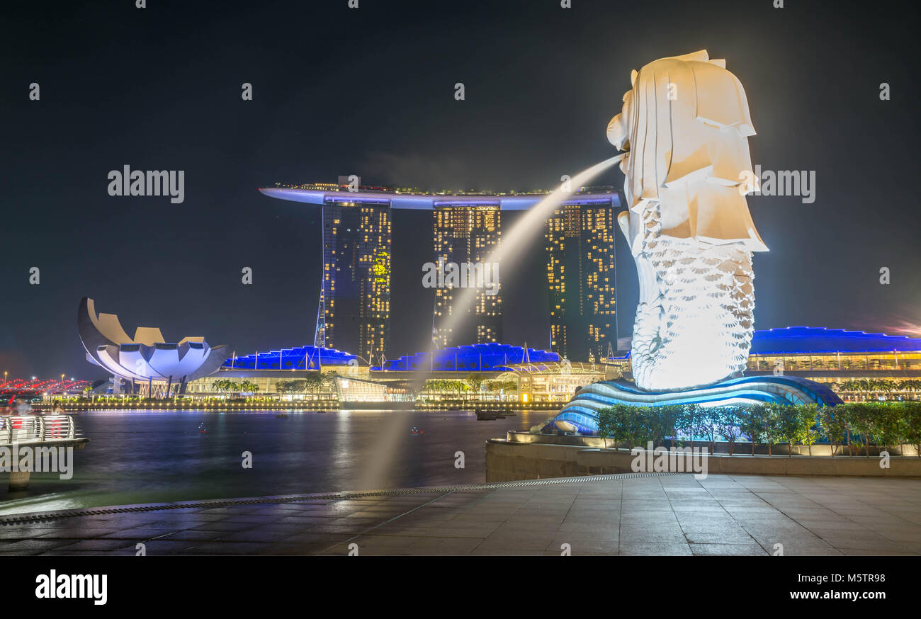Back of merlion hi-res stock photography and images - Alamy
