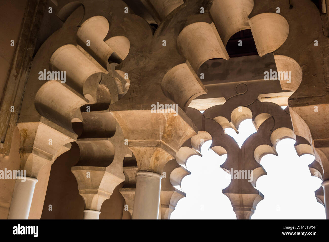 Multifoil arch hi-res stock photography and images - Alamy