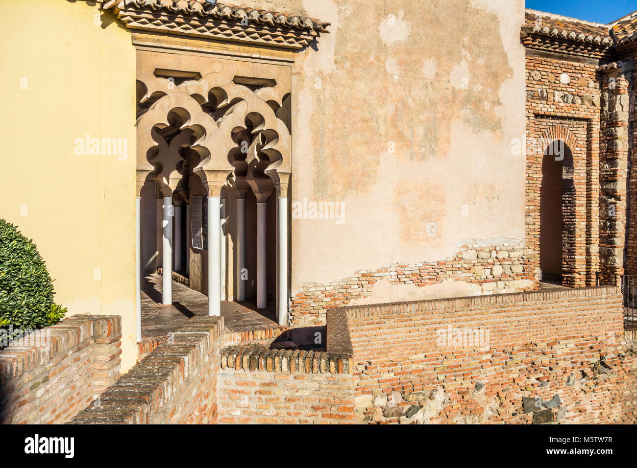 Multifoil arch hi-res stock photography and images - Alamy