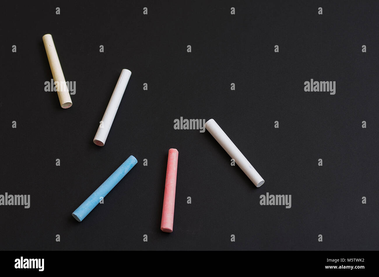 school board and chalk Stock Photo - Alamy