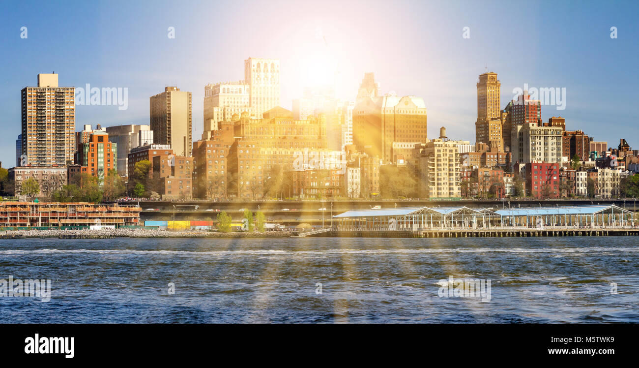 Brooklyn New York downtown panoramic skyline with sunlight Stock Photo ...
