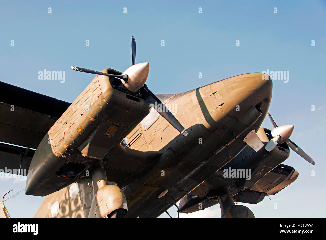 Vintage plane taking off hi-res stock photography and images - Alamy