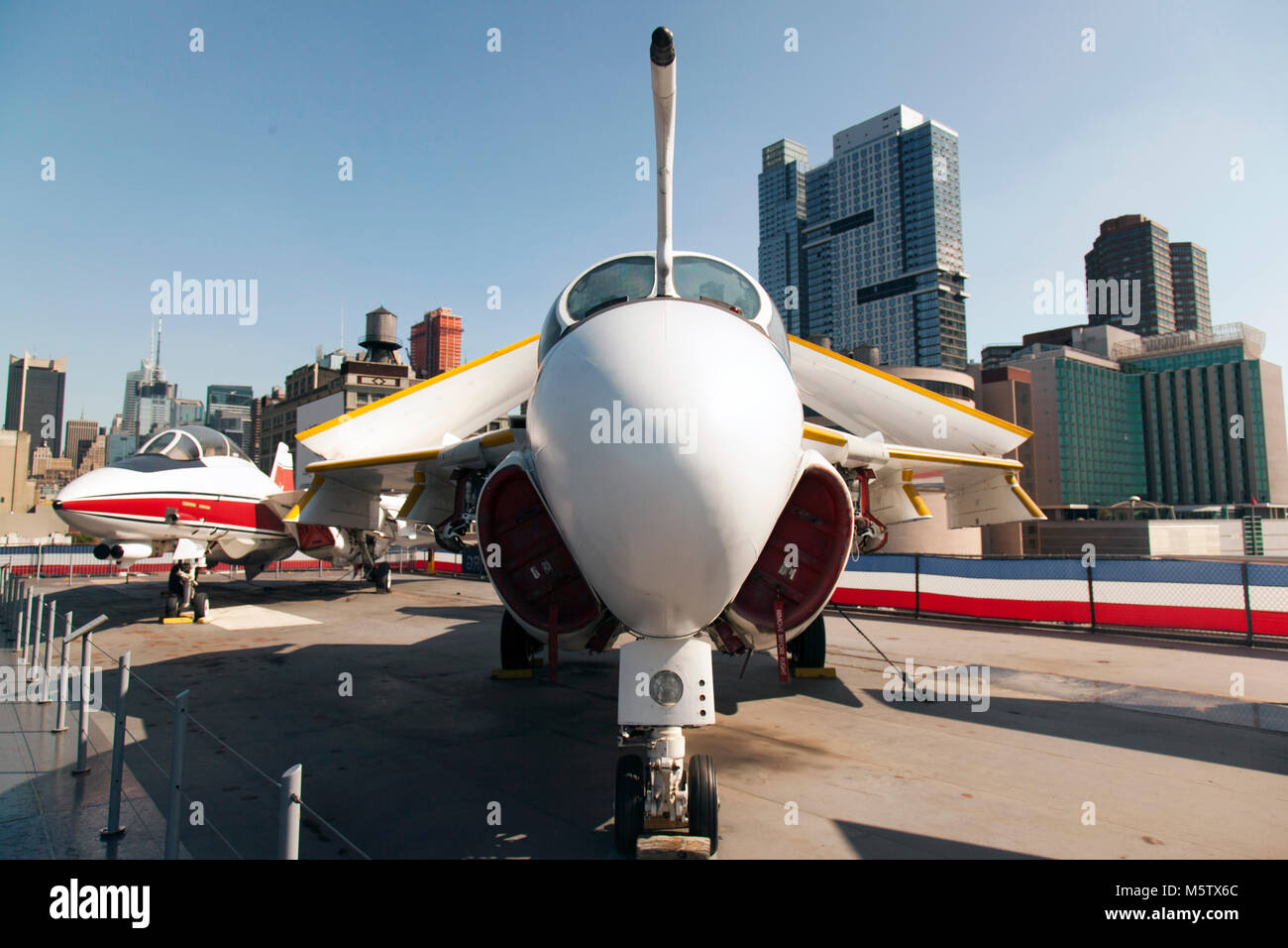 A front view of a military jet fighter plane Stock Photo - Alamy