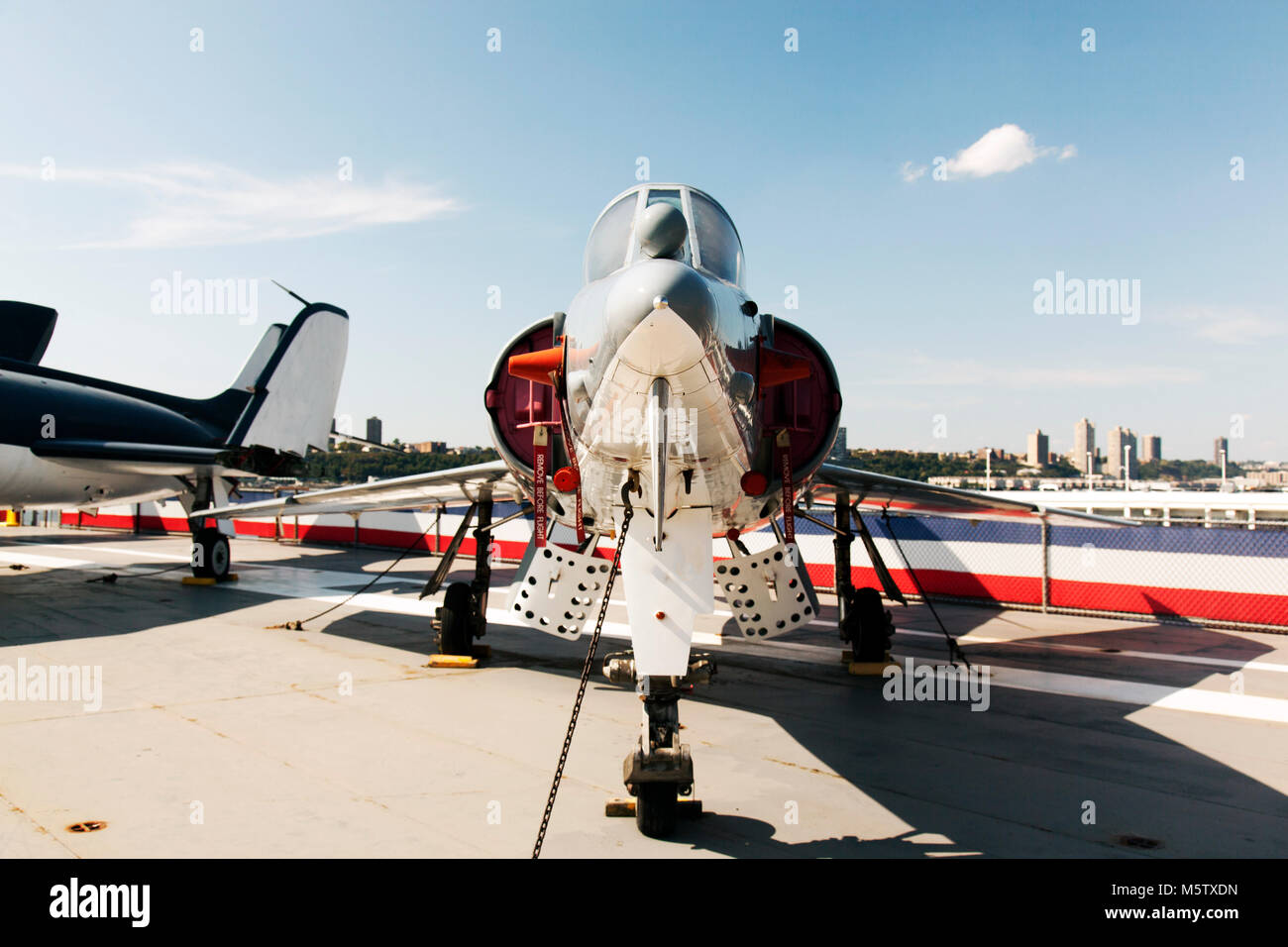A front view of a military jet fighter plane Stock Photo - Alamy