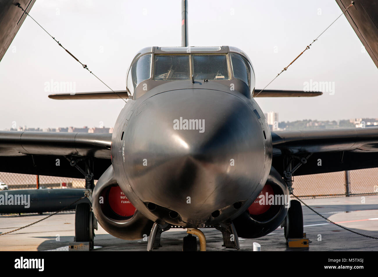 A front view of a military jet fighter plane Stock Photo - Alamy