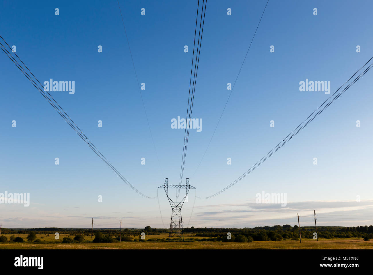 Powerline column hi-res stock photography and images - Alamy