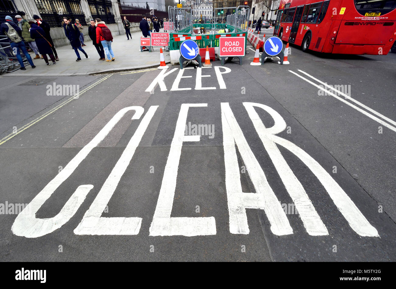Keep clear road sign hi-res stock photography and images - Alamy