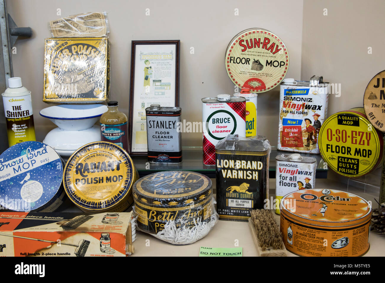 Retro cleaning products hi-res stock photography and images - Alamy