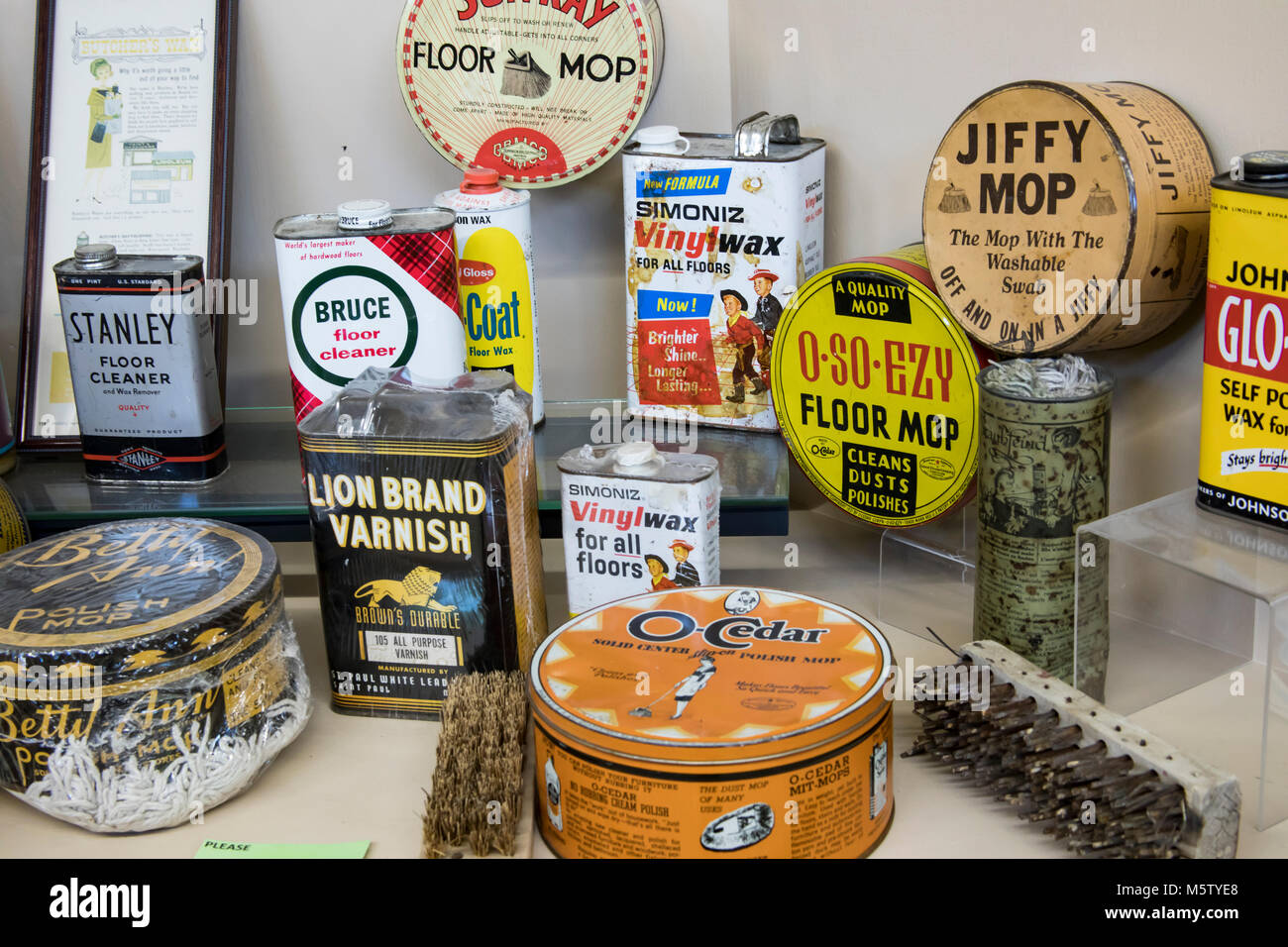 Retro cleaning products hi-res stock photography and images - Alamy