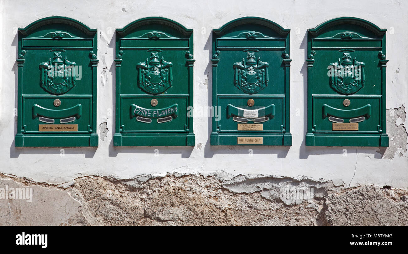 Old mailboxes hi-res stock photography and images - Alamy