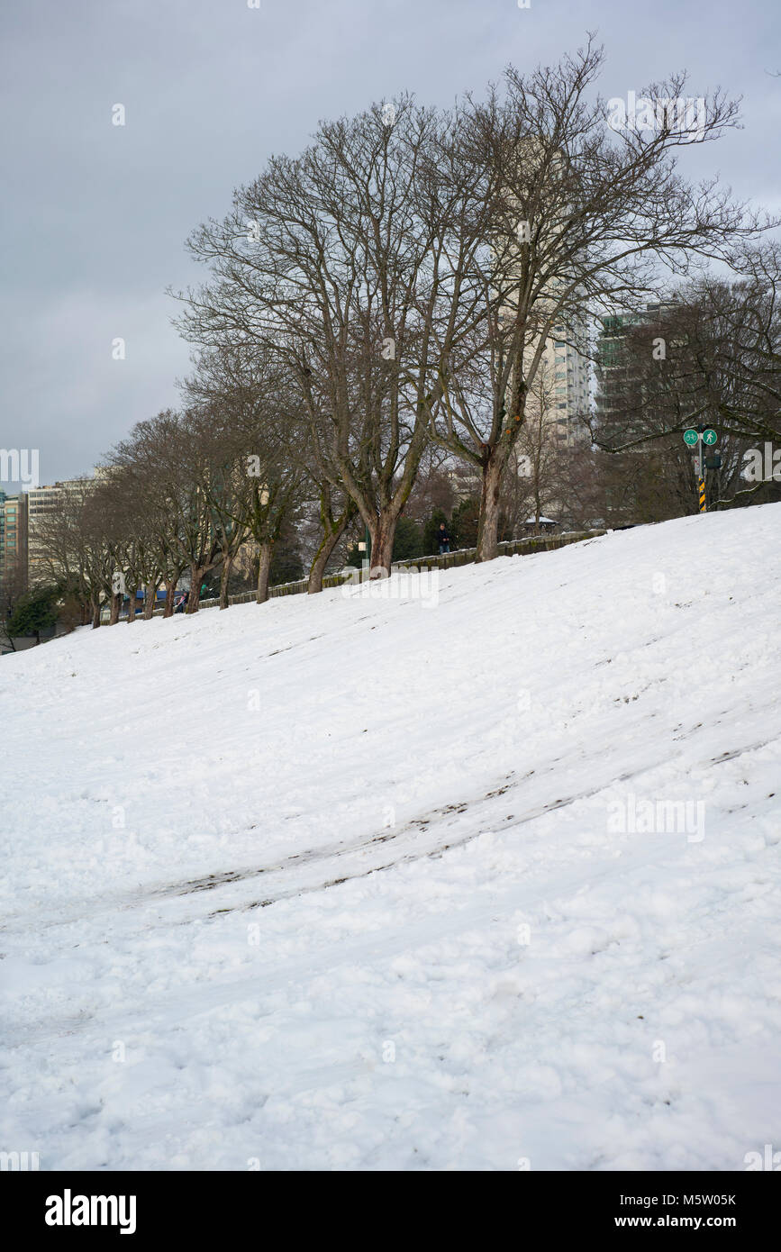 Crisp winter scenery hi-res stock photography and images - Alamy