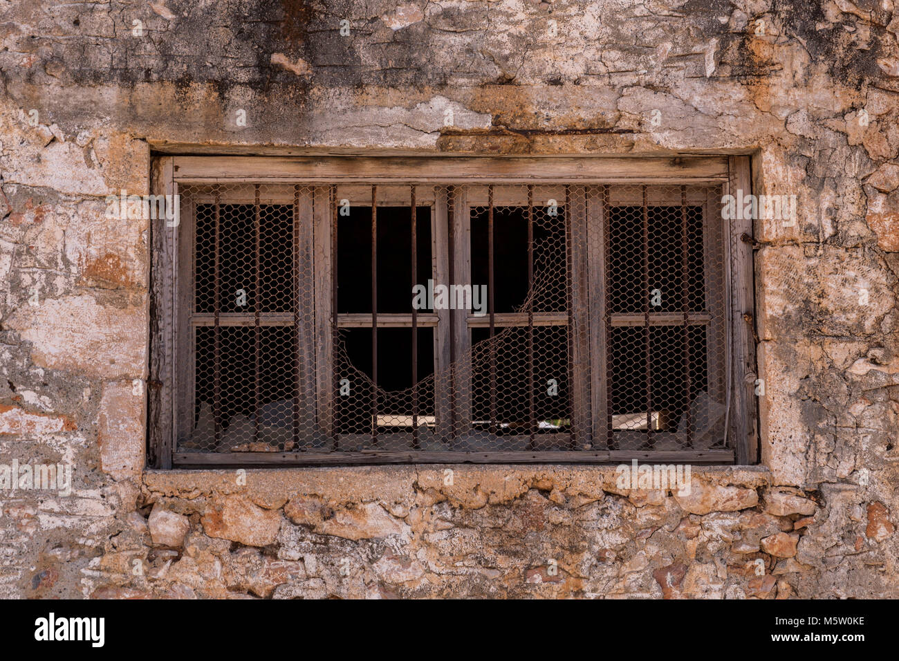 Decaying wall hi-res stock photography and images - Alamy
