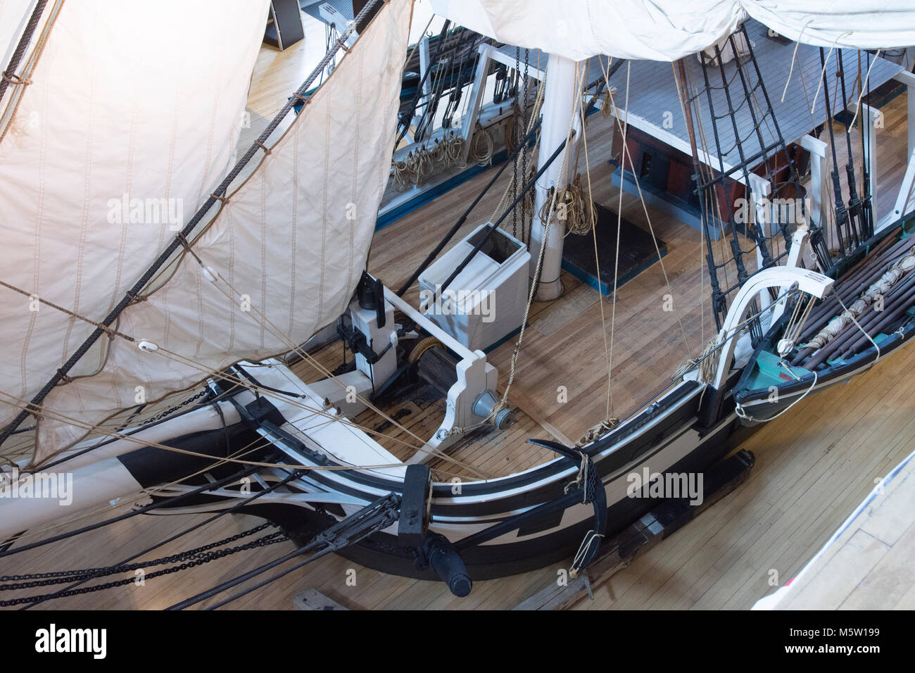 Scale ships hi-res stock photography and images - Alamy