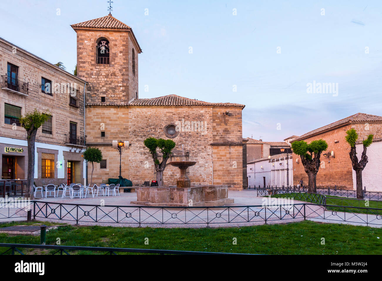 Plaza e iglesia de San Pedro. Úbeda. Jaén. Andalucía. España Stock ...