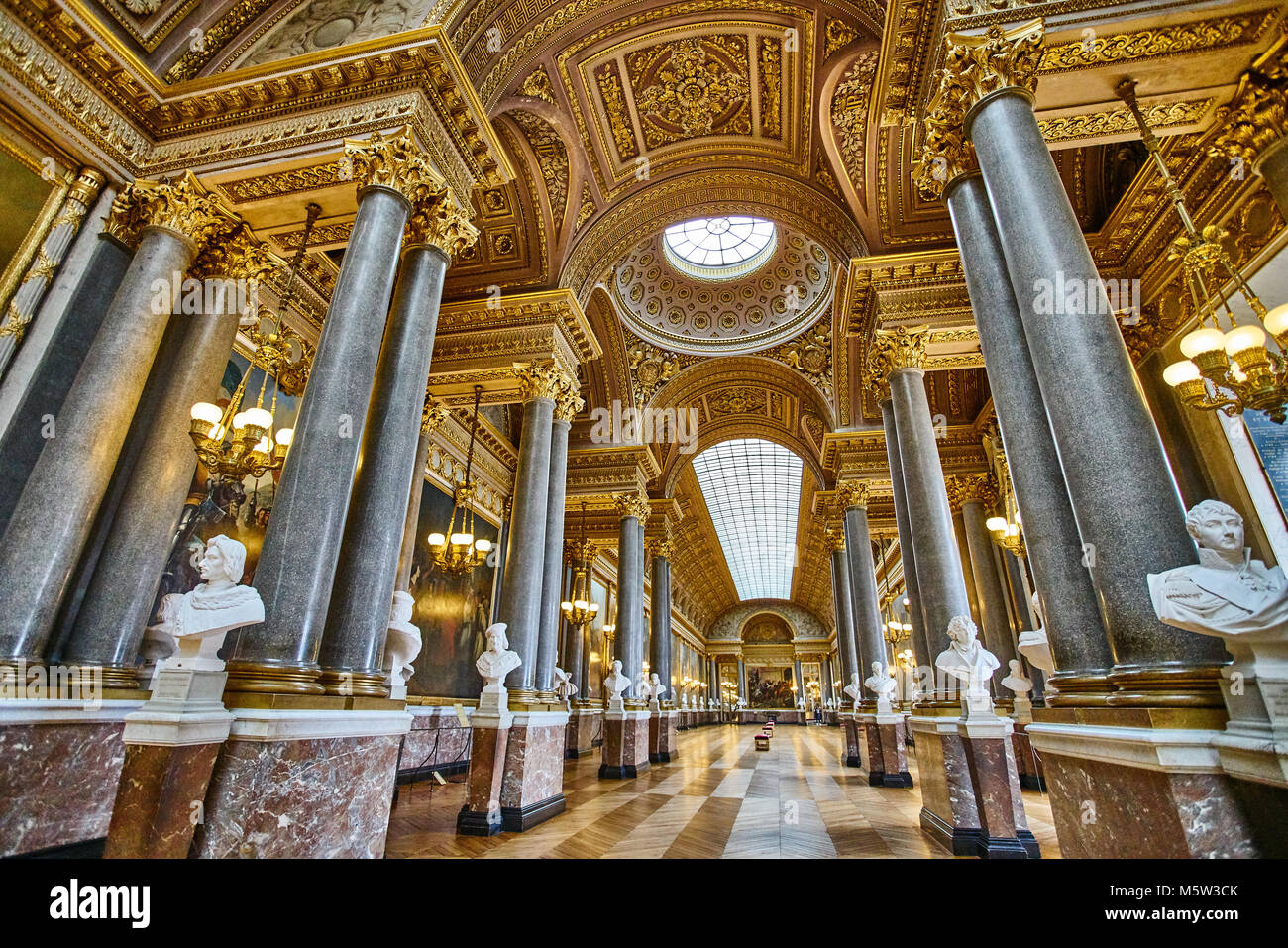 Louis xiv sun king symbol hi-res stock photography and images - Alamy