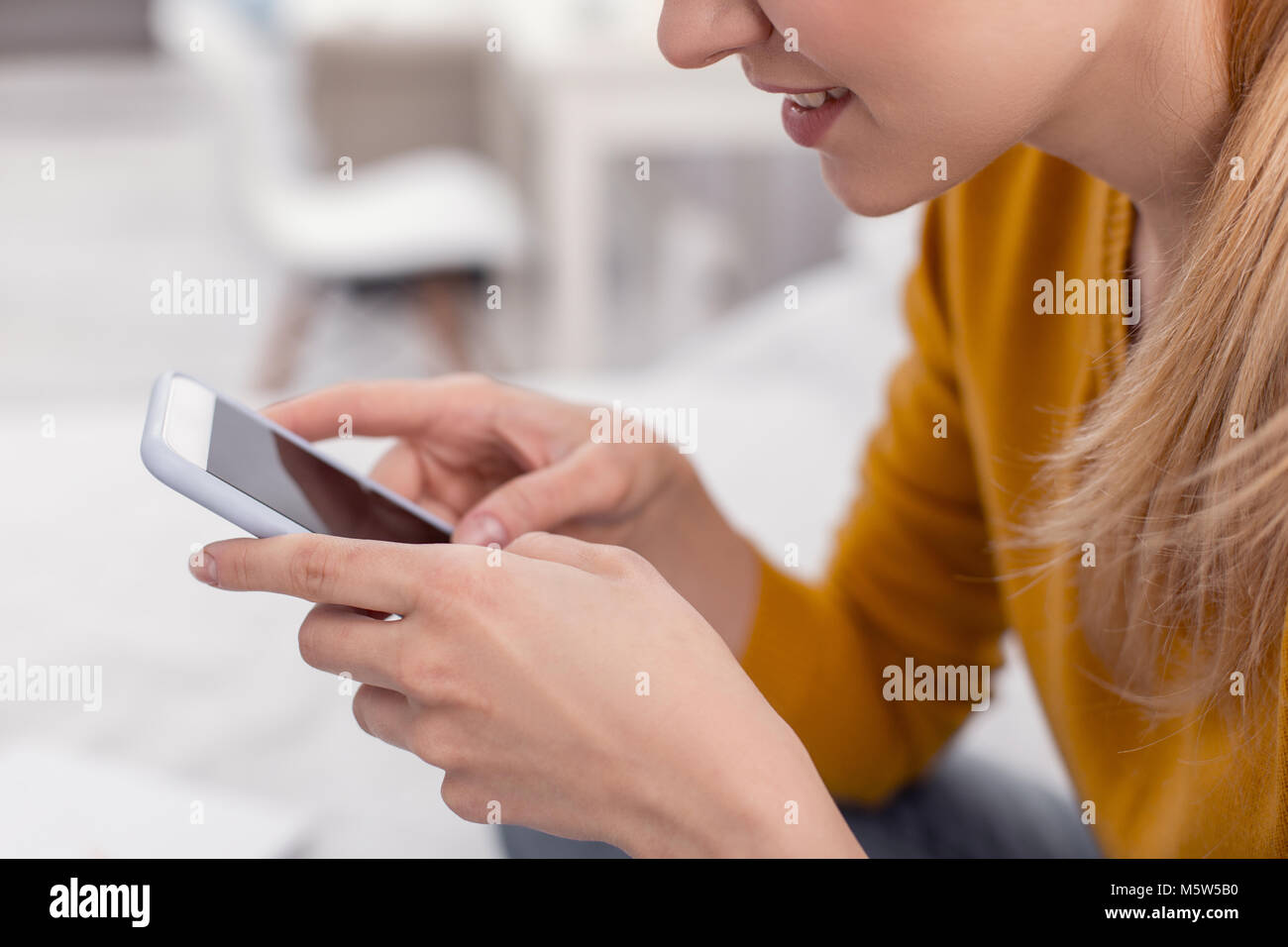 Female young hands typing message Stock Photo - Alamy