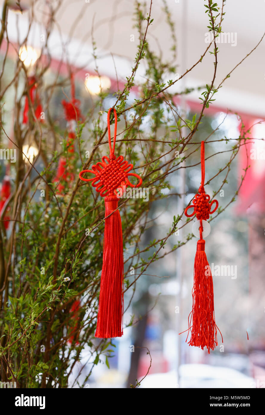 Chinese style flower arrangement Stock Photo - Alamy