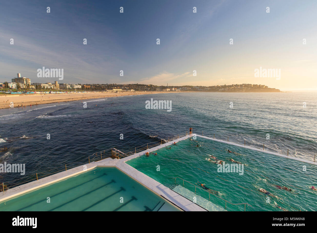 Bondi icebergs sea pool hi-res stock photography and images - Alamy