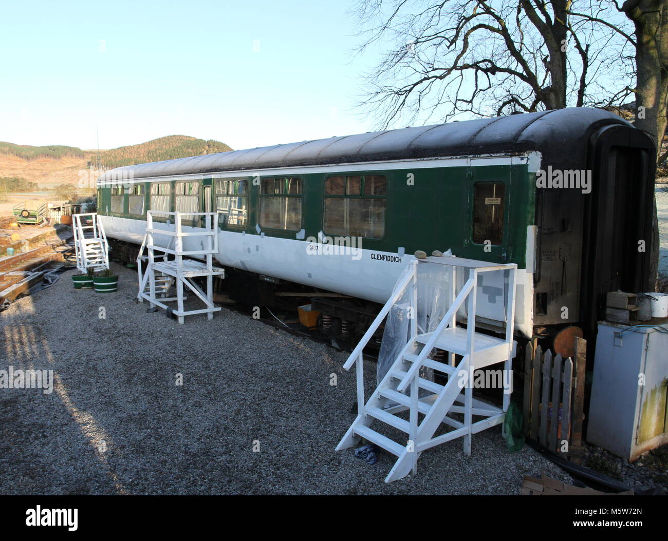Sleeperzzz.com youth hostel Rogart railway station Scotland March 2012 ...