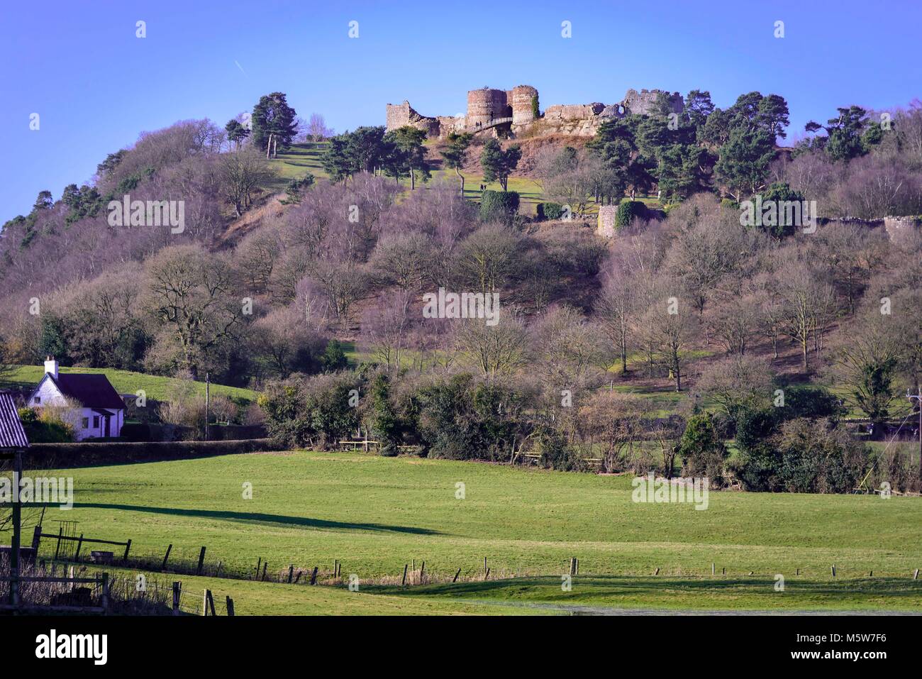 Beeston castle hi-res stock photography and images - Alamy