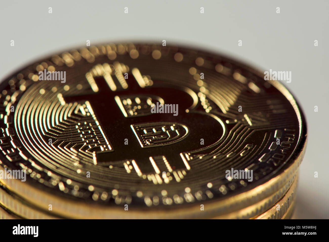Coins internet hi-res stock photography and images - Alamy