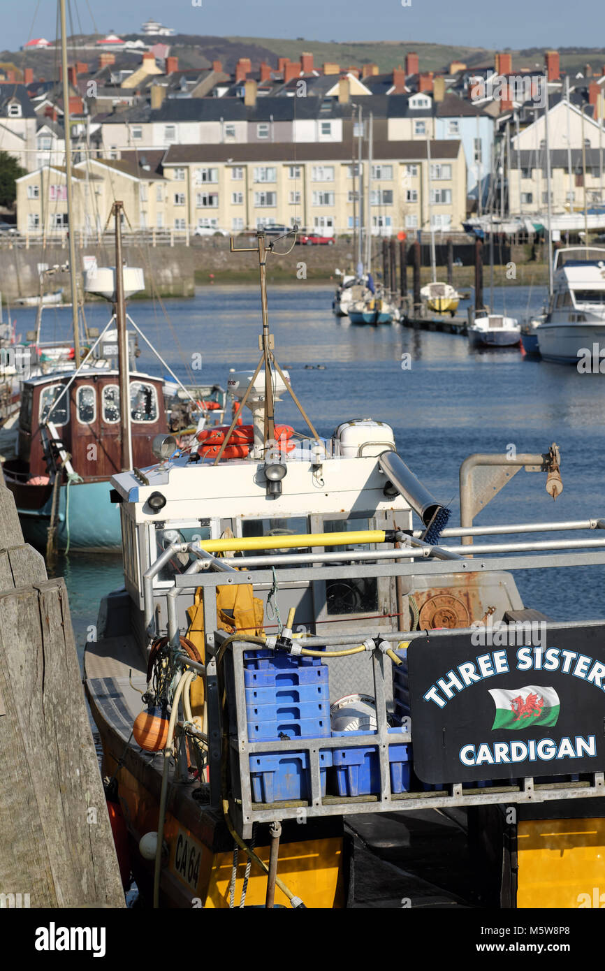 Welsh fishing harbour hi-res stock photography and images - Alamy