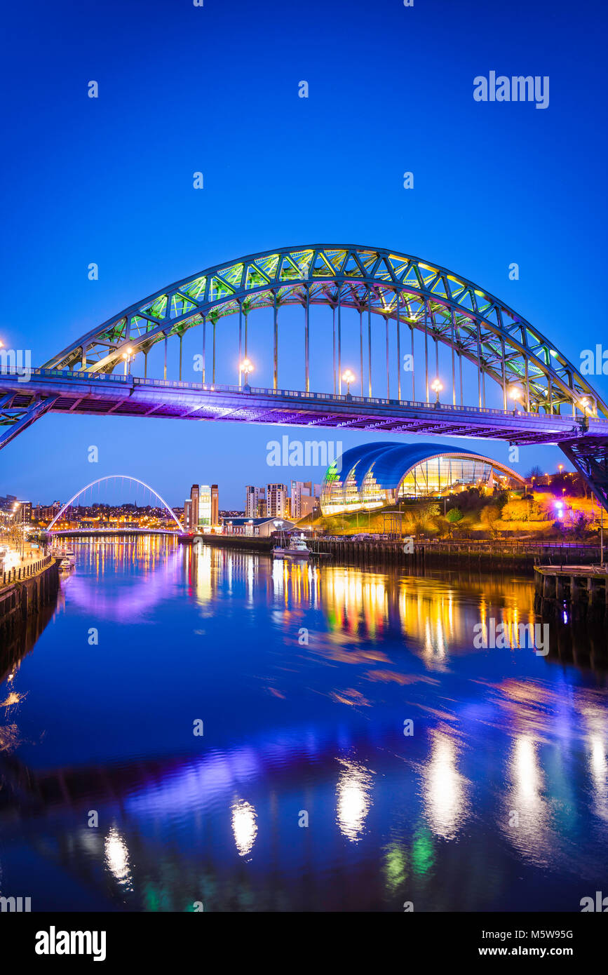 Tyne Bridge Newcastle, view at night of the iconic Tyne Bridge with the ...