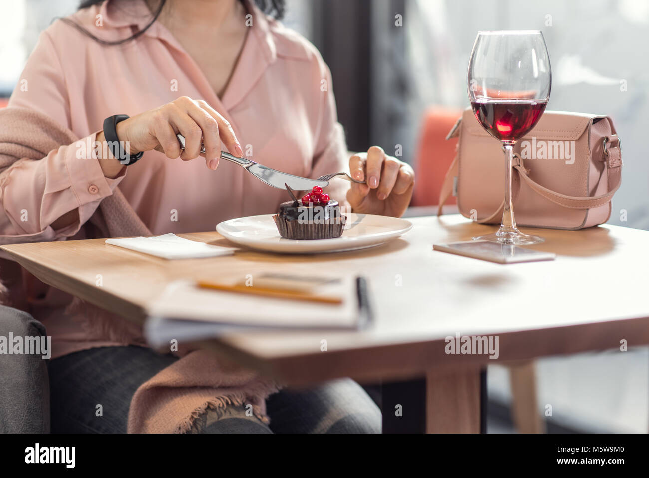Eating alone restaurant hi-res stock photography and images - Alamy