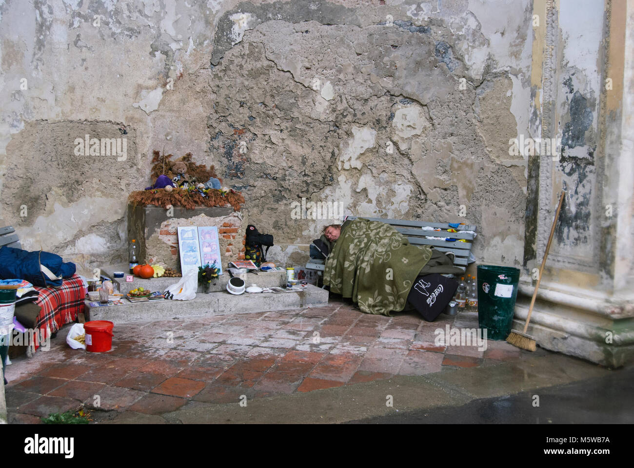 Rough sleeper park bench hi-res stock photography and images - Alamy
