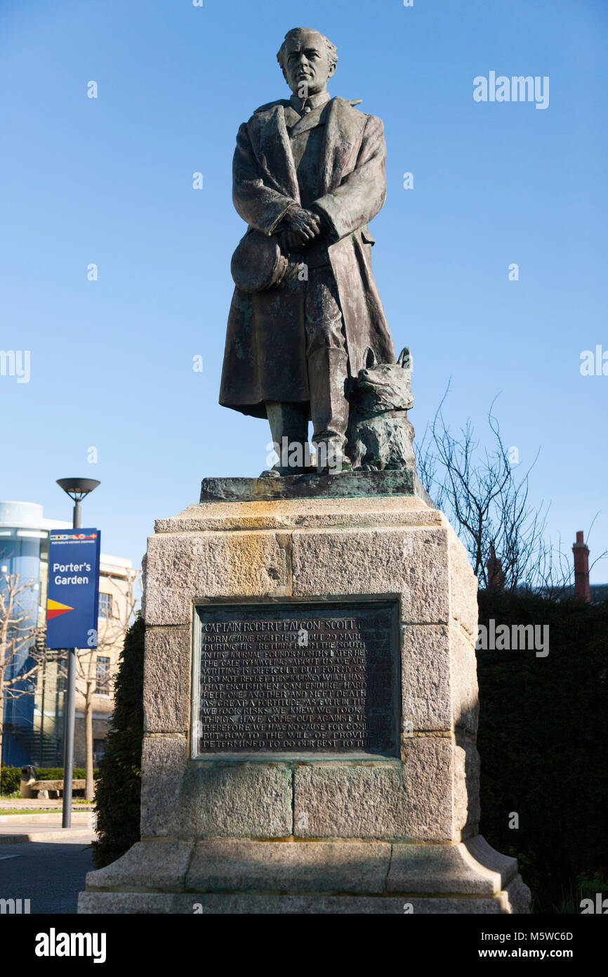 Scott Memorial, the statue of Robert Falcon Scott, in Portsmouth ...