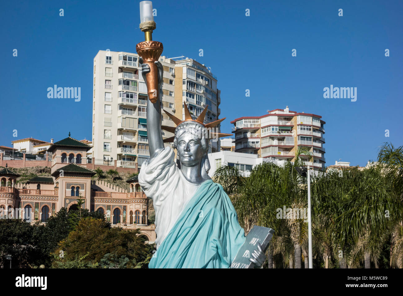 Statue of liberty replica maritime promenade building in Torremolinos ...