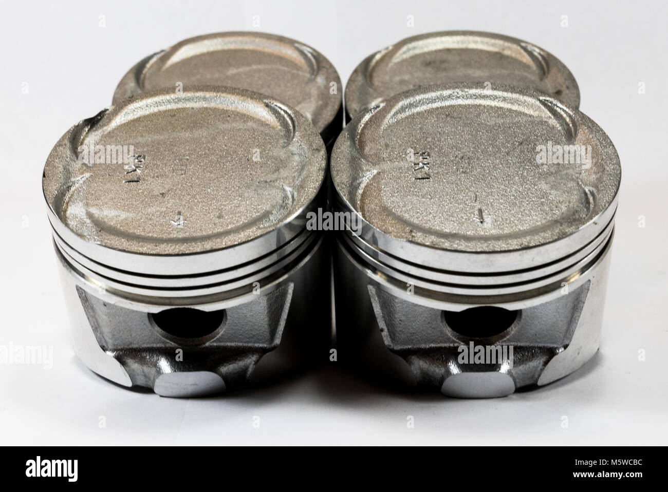 4 cylinder motor hi-res stock photography and images - Alamy