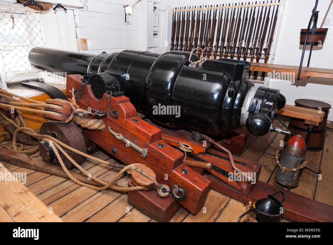 Breech Loading Stock Photos & Breech Loading Stock Images - Alamy