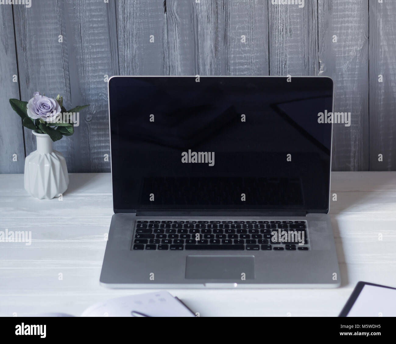 Computer desktop display documents hi-res stock photography and images ...