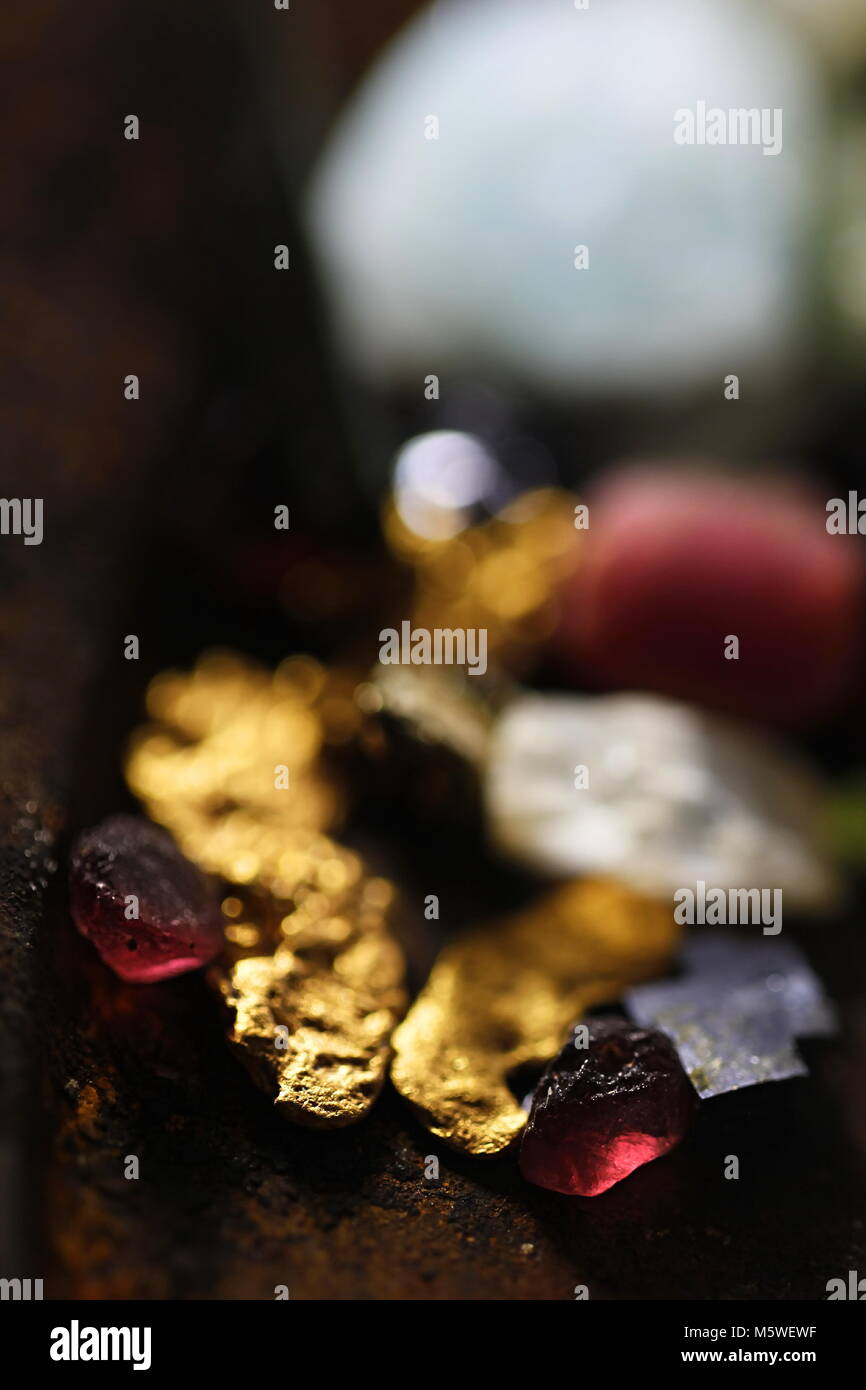 Almandine hi-res stock photography and images - Alamy