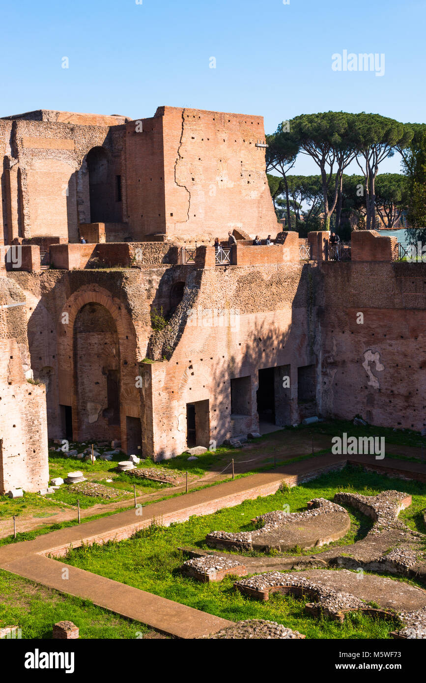 Ancient roman palace hi-res stock photography and images - Alamy