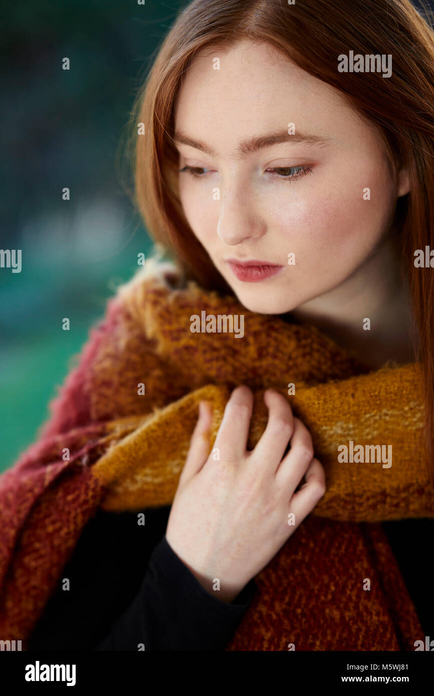 Concerned face hi-res stock photography and images - Alamy