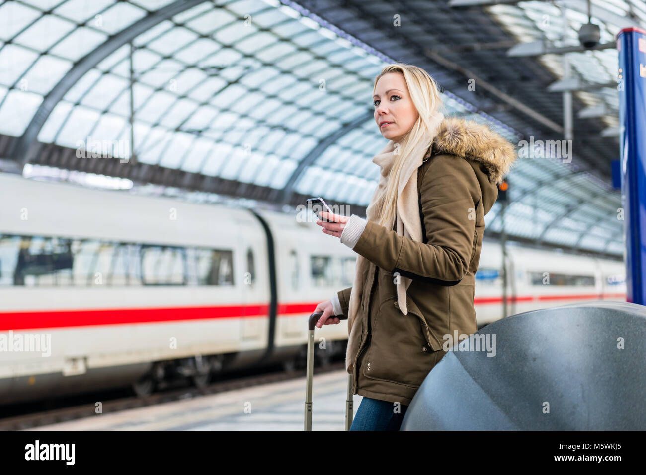 Station waiting time table hi-res stock photography and images - Alamy