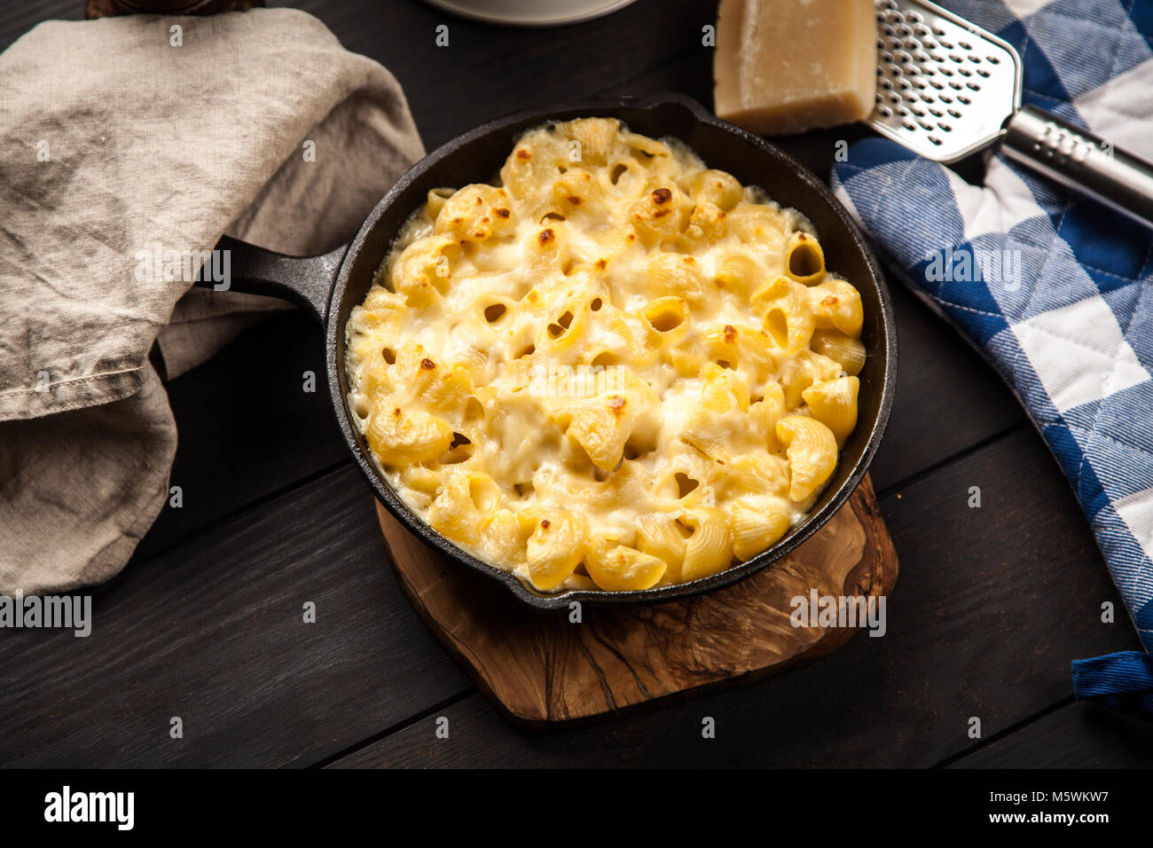 Mac and cheese Stock Photo - Alamy