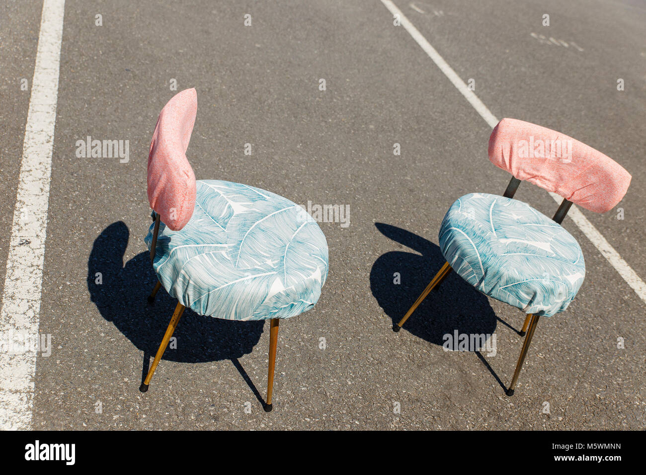 Vintage chairs hi-res stock photography and images - Alamy