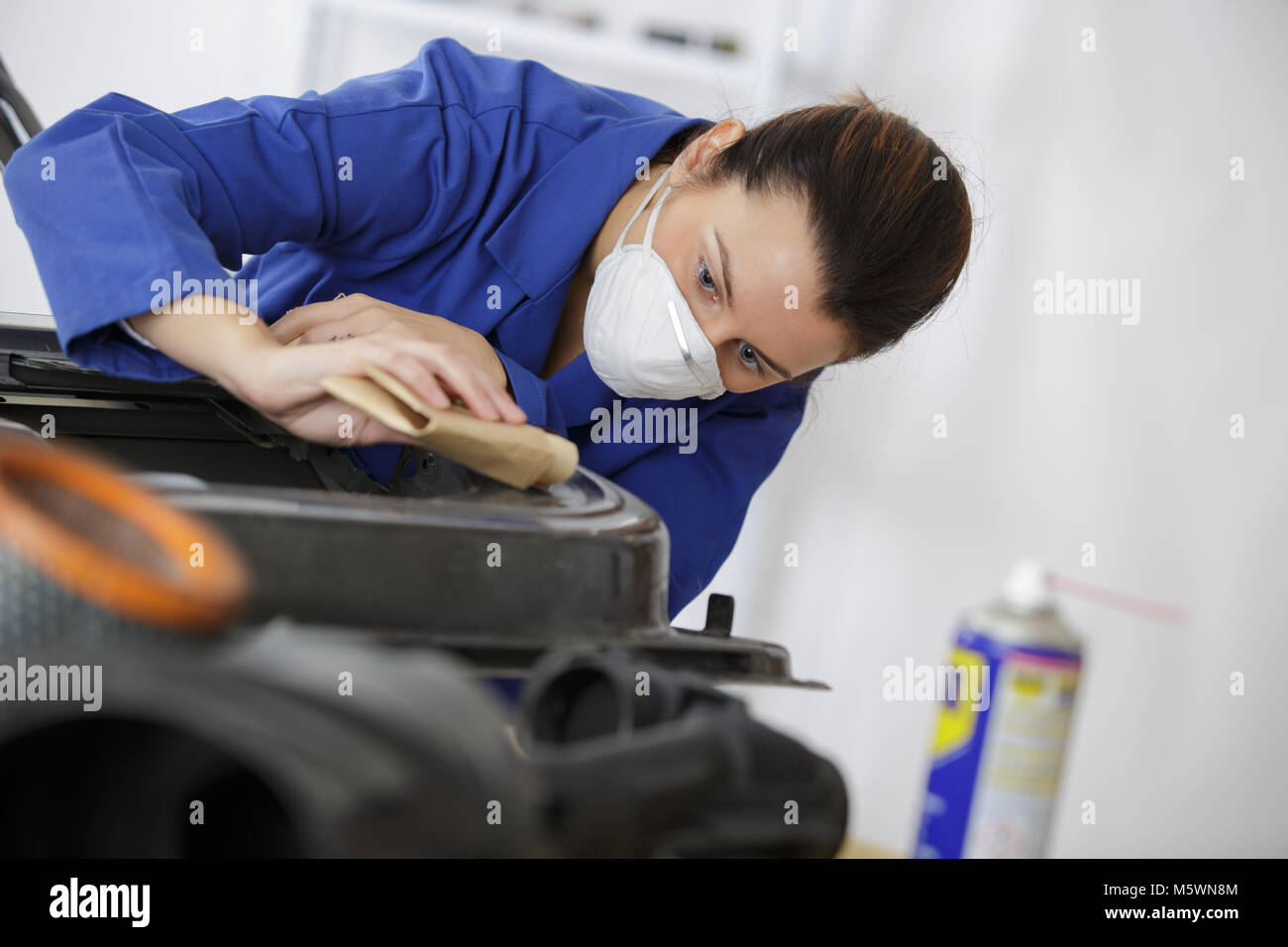 Bodywork shop hi-res stock photography and images - Alamy